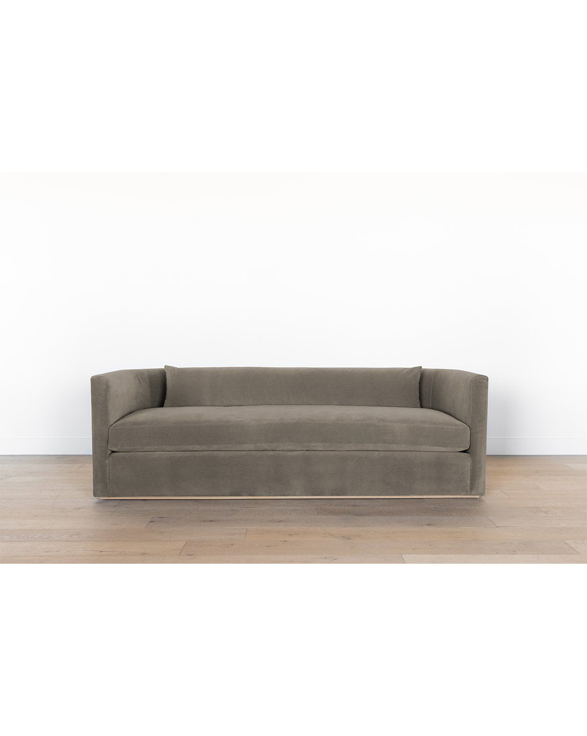 Reese Curved Sofa manscapedrewe